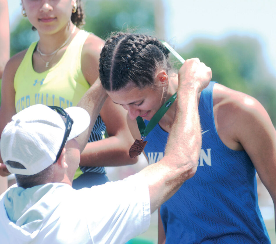 Warren’s Amanda Rauch vaults her way to podium at Ohio state track meet ...